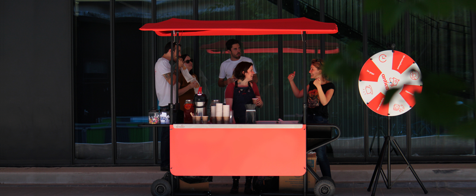 DINETTES - Fabricant de stands mobiles et chariots ambulants design